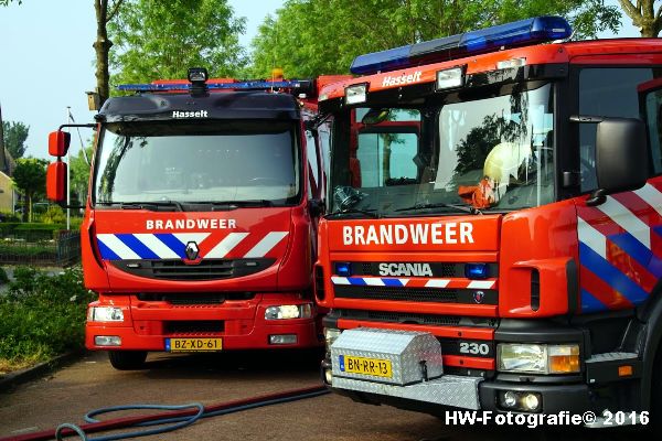 Brand verwoest garage aan Slinger in Genemuiden - HW-Fotografie