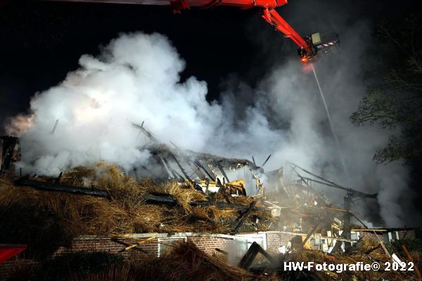 Grote brand verwoest rietgedekte woning aan Oude Rijksweg - HW-Fotografie