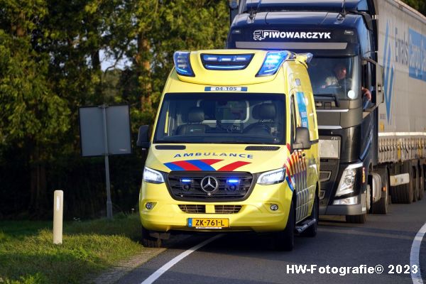 Auto raakt in slip en botst op tegenligger op N377 - HW-Fotografie