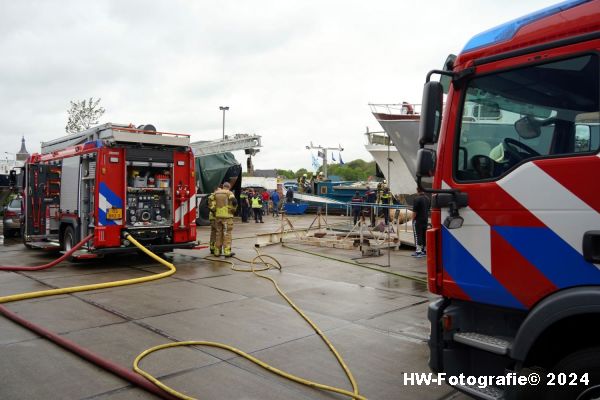 Kleine brand op vrachtschip door werkzaamheden - HW-Fotografie