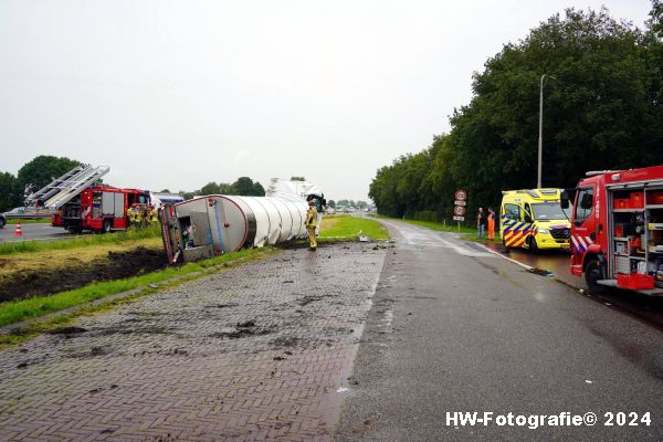 Vrachtwagen in sloot op A28 tussen Zwolle en De Lichtmis - HW-Fotografie
