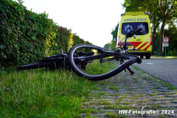 Fietsster gewond na botsing met auto op Zwartsluizerweg - HW-Fotografie
