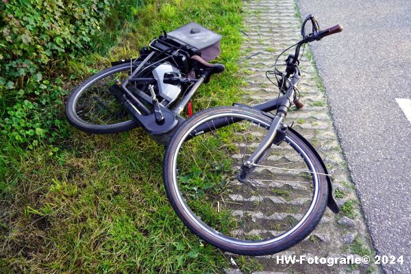 Fietsster gewond na botsing met auto op Zwartsluizerweg - HW-Fotografie