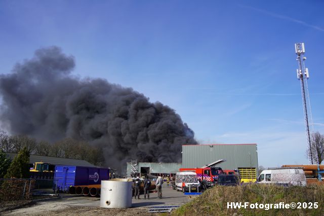 Zeer grote brand bij bedrijf in Sint Jansklooster - HW-Fotografie