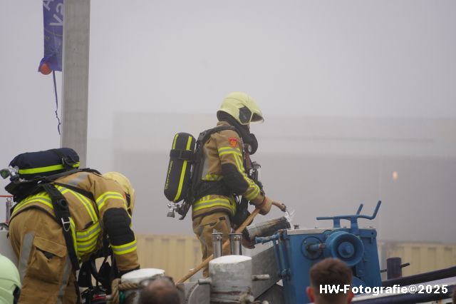 Brandje in schip op scheepswerf snel onder controle - HW-Fotografie