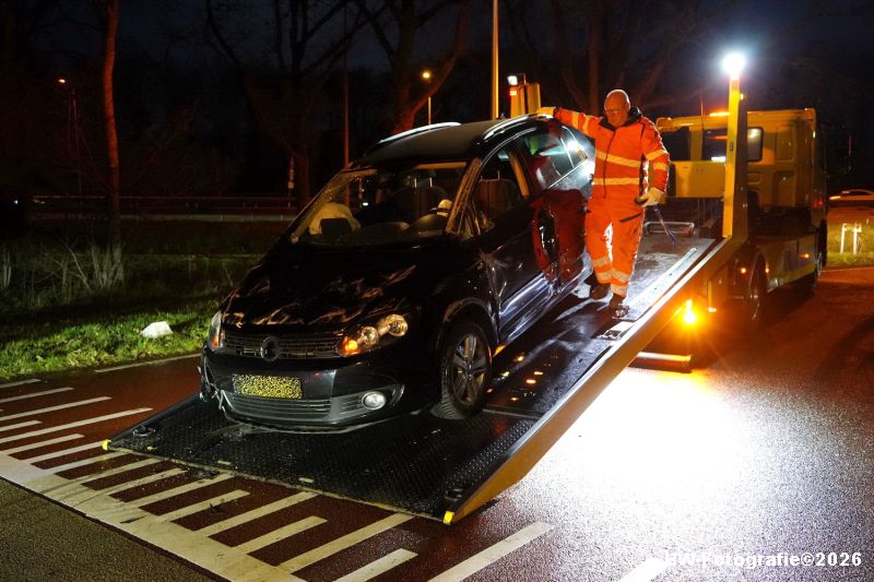 Auto over de kop bij eenzijdig ongeval in Staphorst - HW-Fotografie