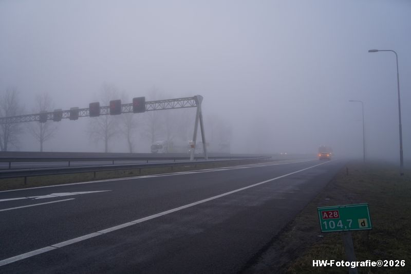 Bestelbus botst op vrachtwagen op A28 bij De Lichtmis - HW-Fotografie