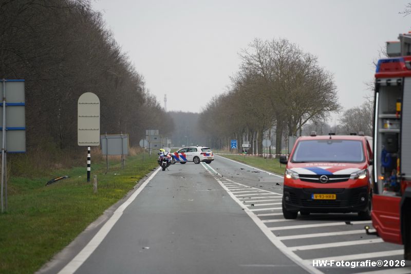 Dodelijk ongeval tussen auto en vrachtwagen op N377 - HW-Fotografie
